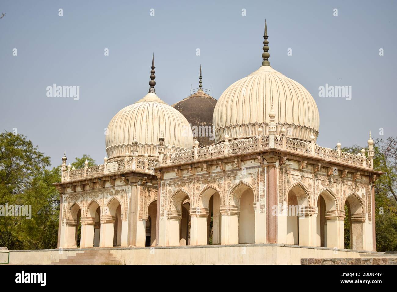Open tombs hi-res stock photography and images - Alamy