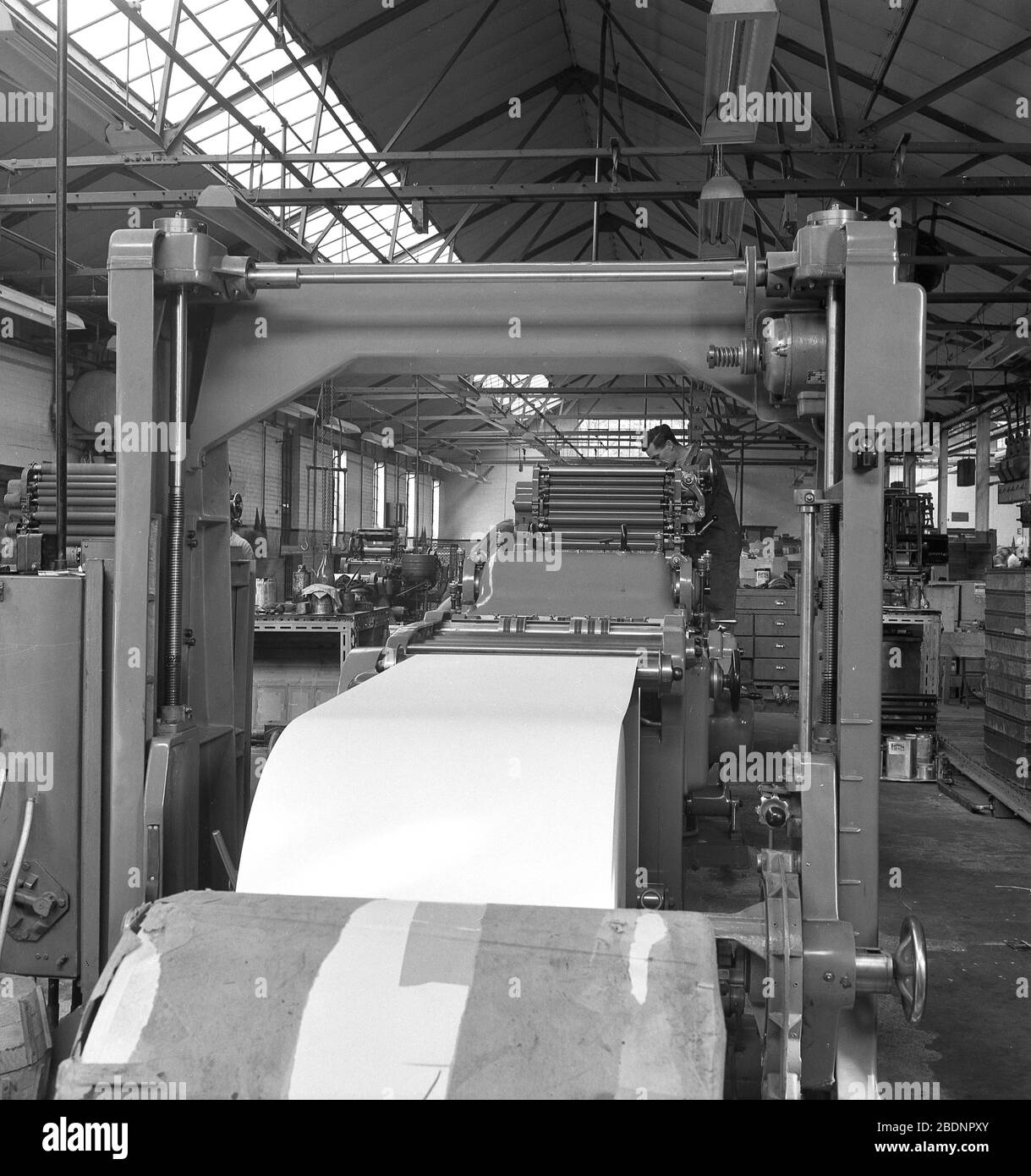 Printing press 1950s hi-res stock photography and images - Alamy