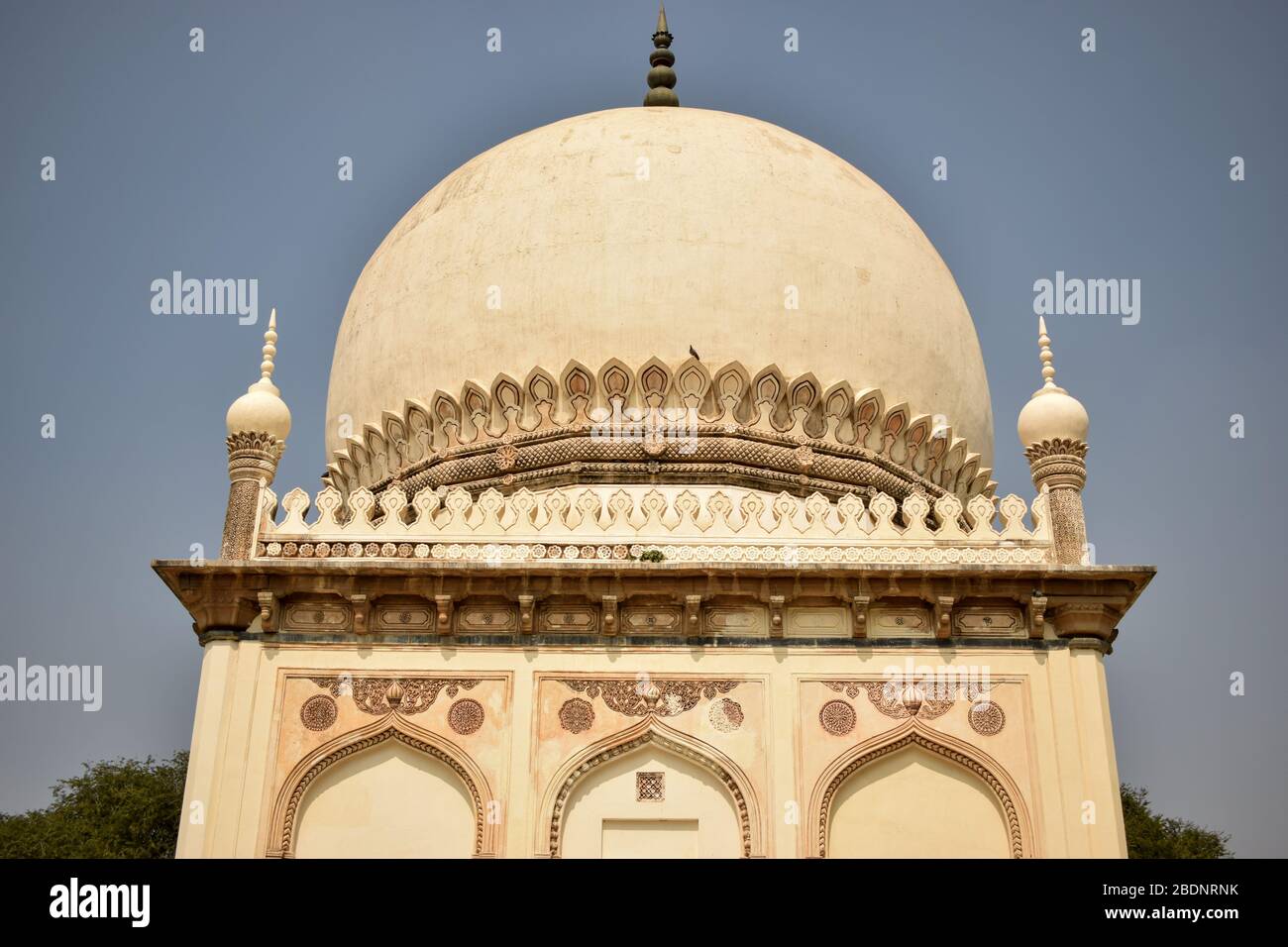 Sultan Quli Qutb Mulk's tomb was built in 1543. Seven Tombs Stock ...