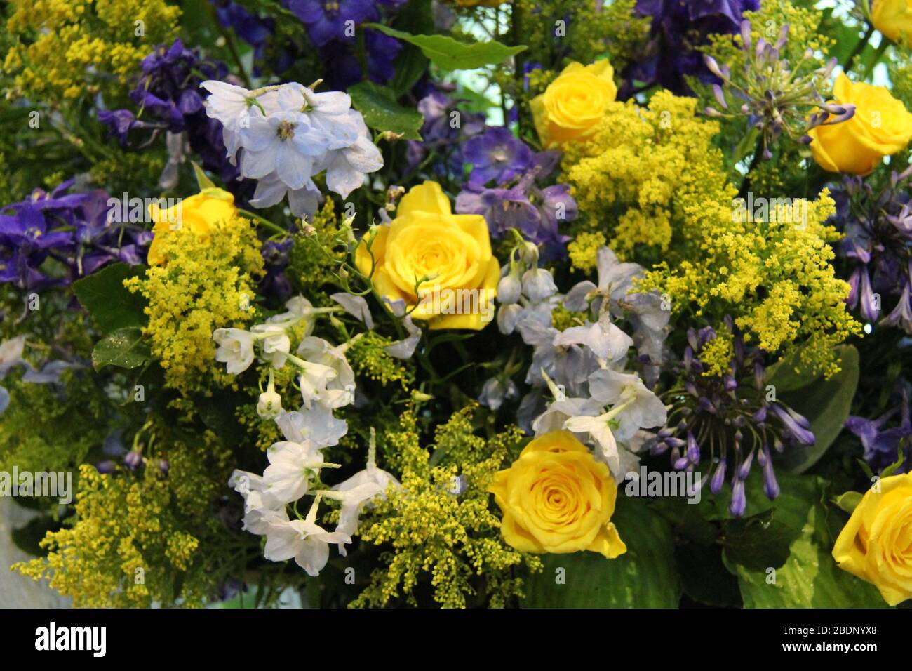 Mixed bouquet hi-res stock photography and images - Alamy