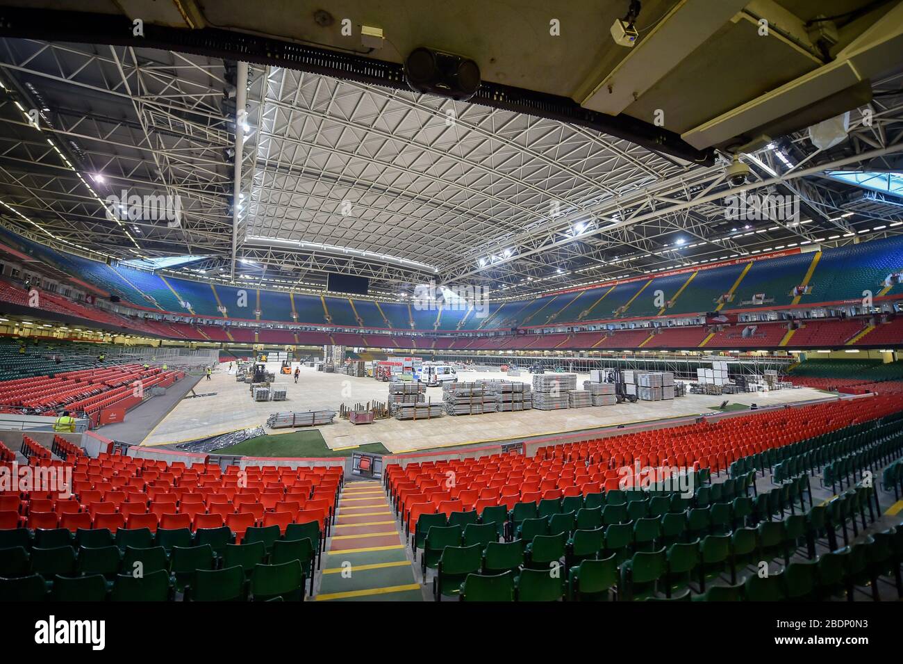 Uk grass stadium hi-res stock photography and images - Alamy
