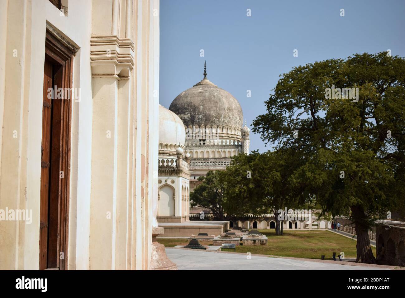 Sultan Quli Qutb Mulk's tomb was built in 1543. Seven Tombs Stock ...