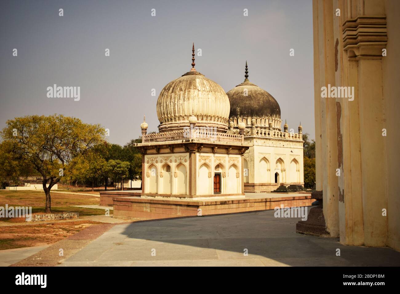 Sultan Quli Qutb Mulk's tomb was built in 1543. Seven Tombs Stock ...