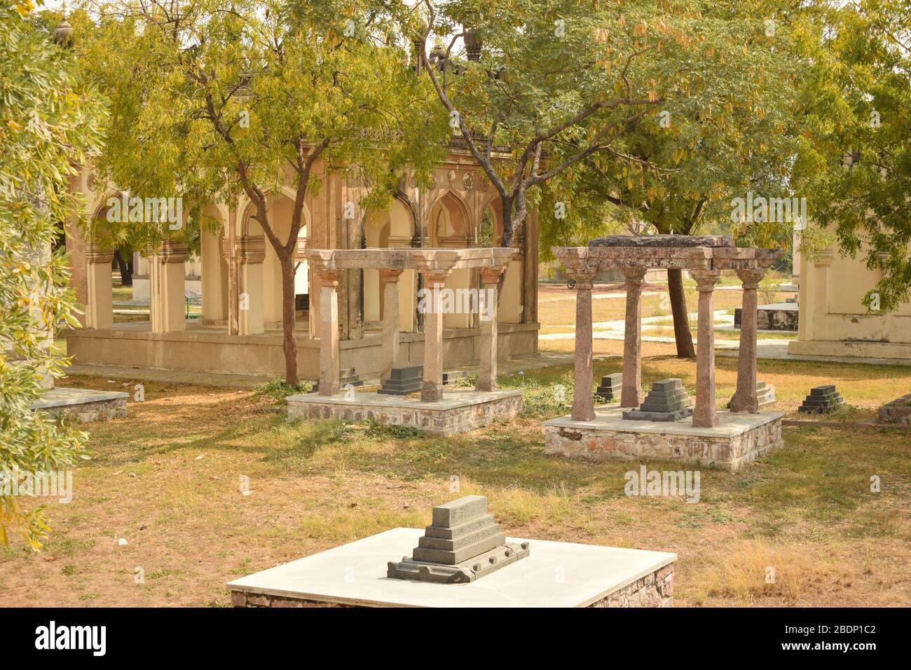 Sultan Quli Qutb Mulk's tomb was built in 1543. Seven Tombs Stock ...