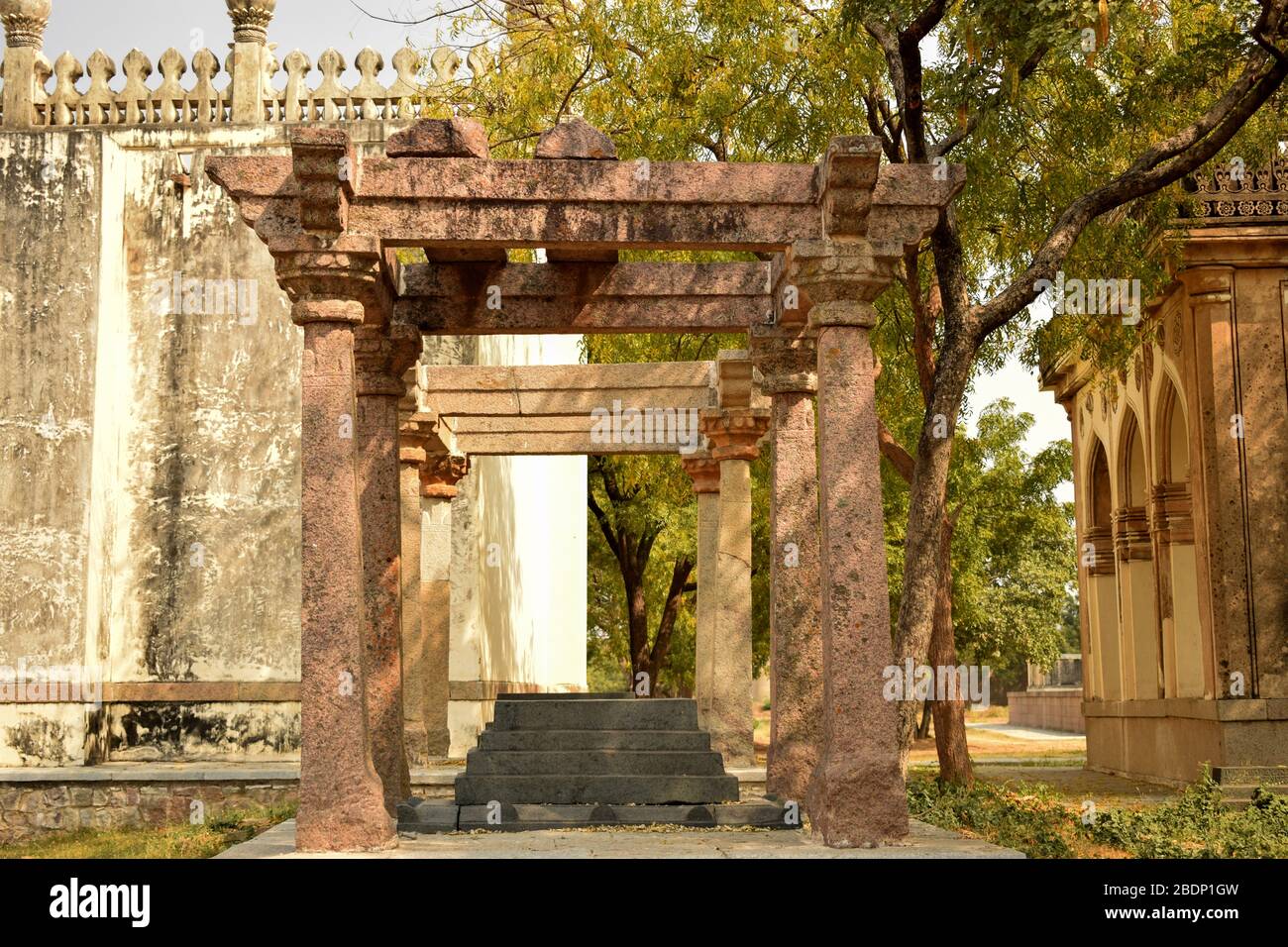 Sultan Quli Qutb Mulk's tomb was built in 1543. Seven Tombs Stock ...