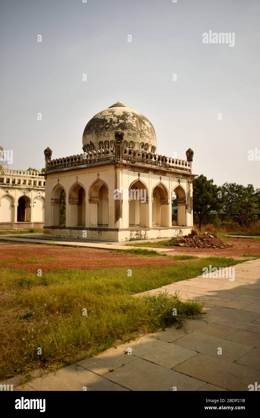 Sultan Quli Qutb Mulk's tomb was built in 1543. Seven Tombs Stock ...