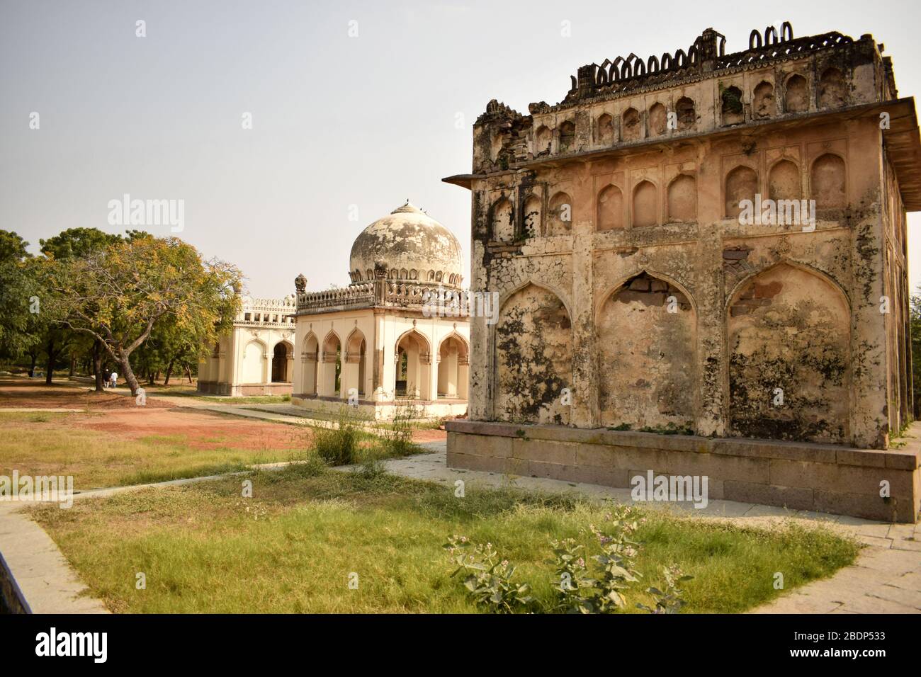 Sultan Quli Qutb Mulk's tomb was built in 1543. Seven Tombs Stock ...