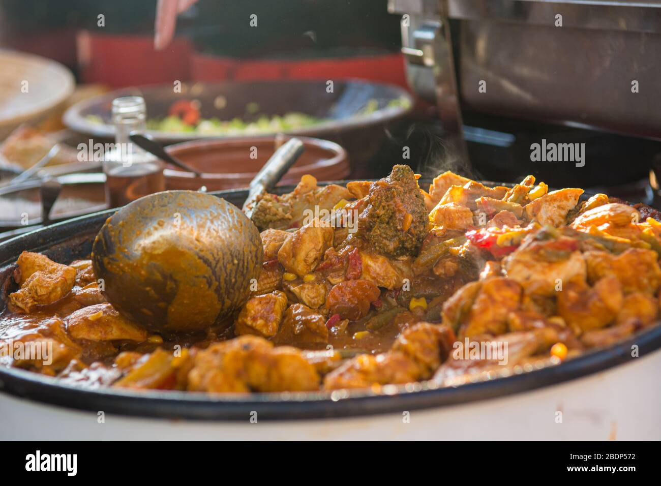 Cheff cooking hi-res stock photography and images - Alamy