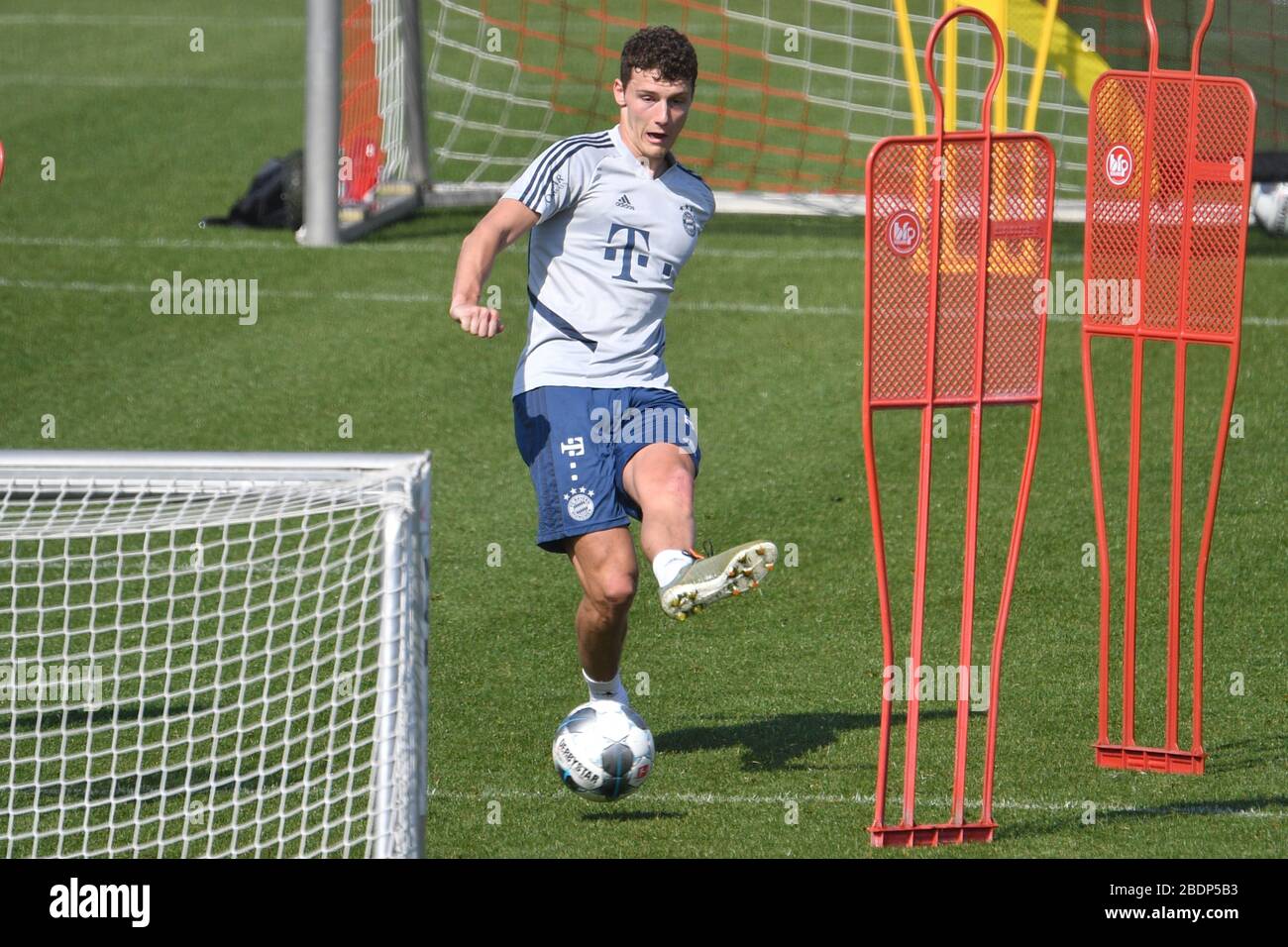 Munich, Deutschland. 09th Apr, 2020. Benjamin PAVARD (FC Bayern Munich ...
