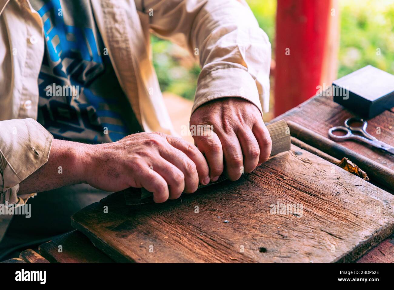 Cuban tobacco wrap hi-res stock photography and images - Alamy