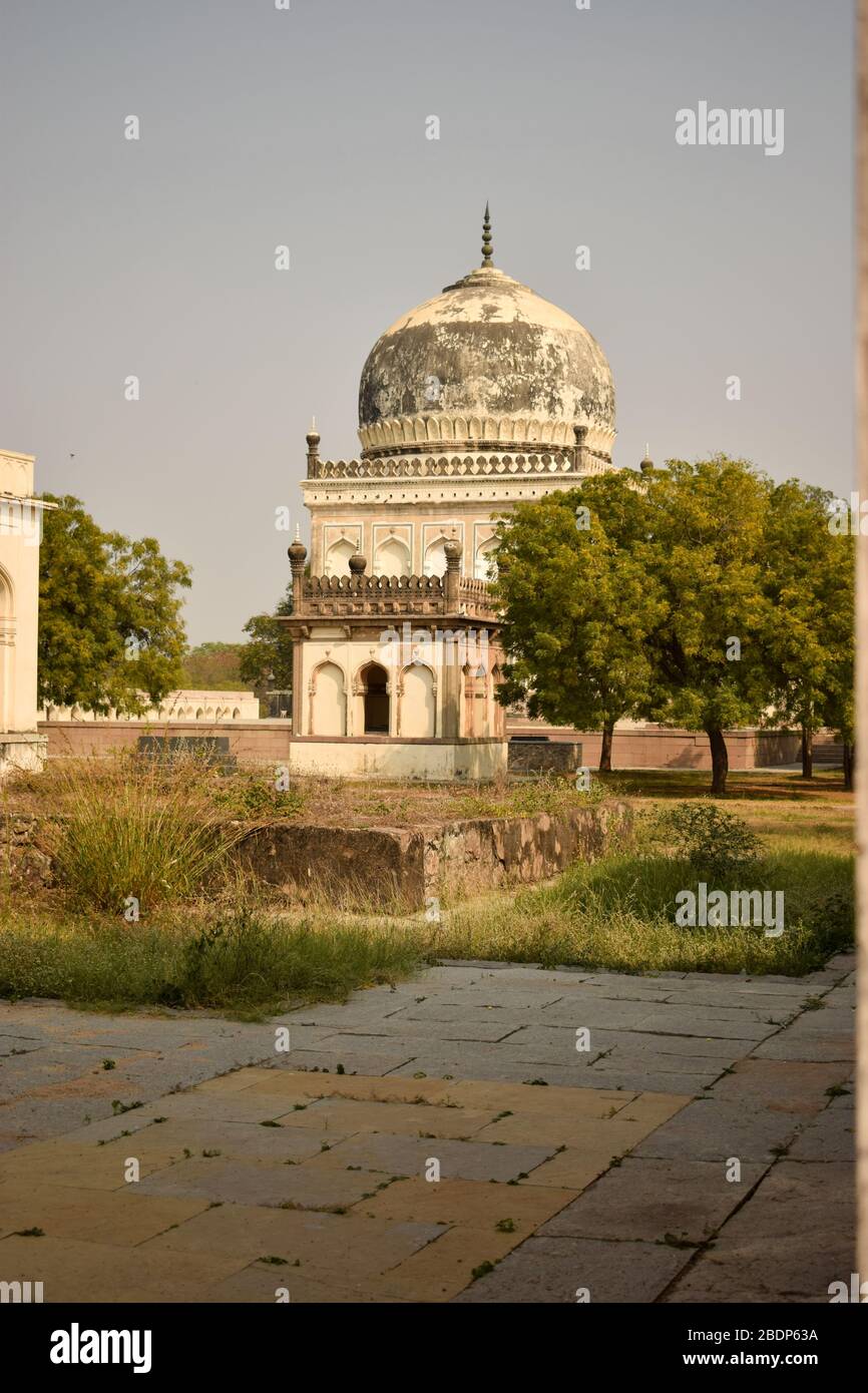 Sultan Quli Qutb Mulk's tomb was built in 1543. Seven Tombs Stock ...