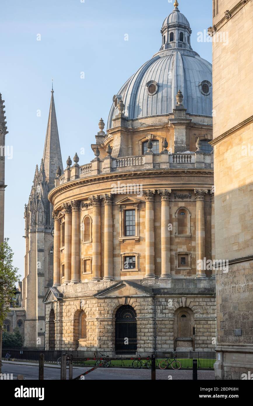 The Bodleian Library with Radcliffe Camera and St. Marys Church Stock ...