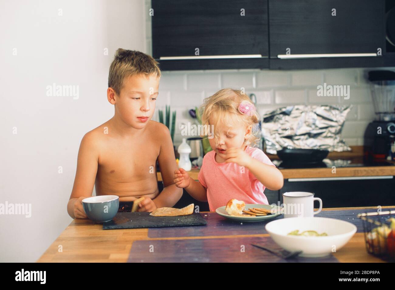 Everyday family moments Stock Photo - Alamy