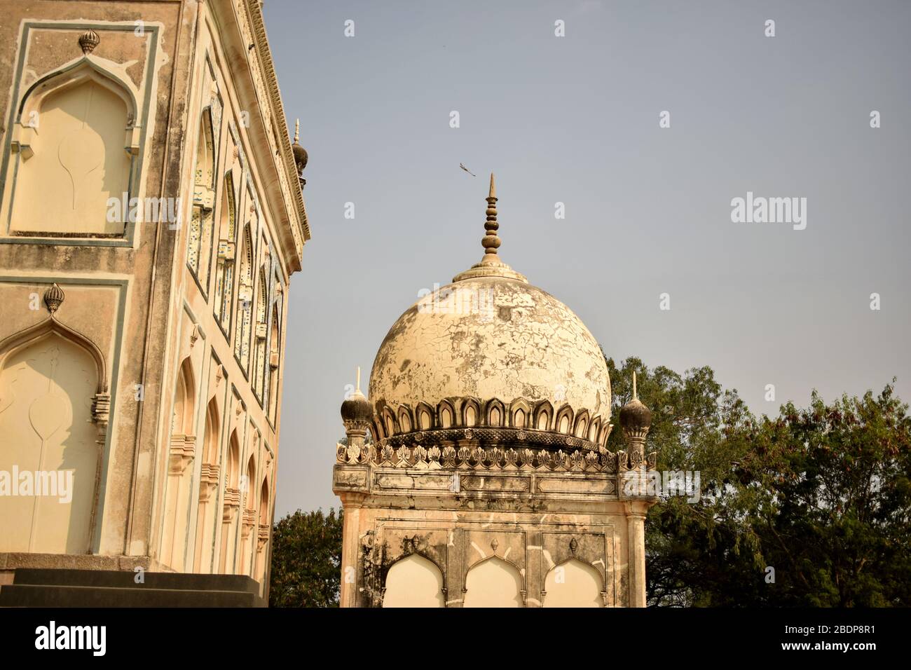 Sultan Quli Qutb Mulk's tomb was built in 1543. Seven Tombs Stock ...