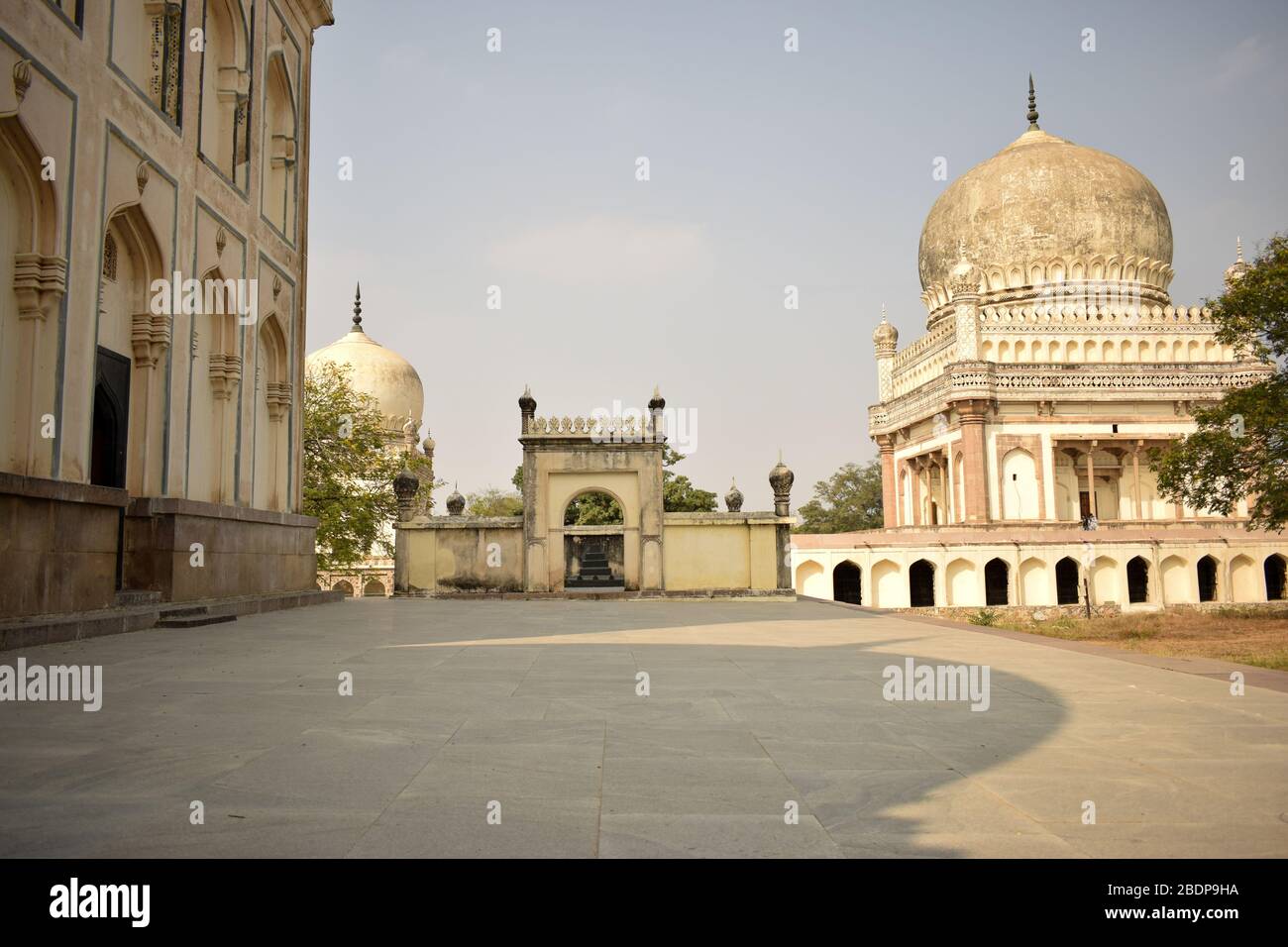 Sultan Quli Qutb Mulk's tomb was built in 1543. Seven Tombs Stock ...