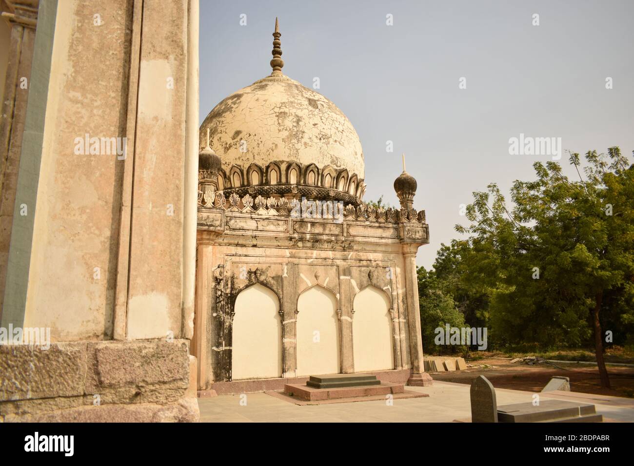 Sultan Quli Qutb Mulk's tomb was built in 1543. Seven Tombs Stock ...