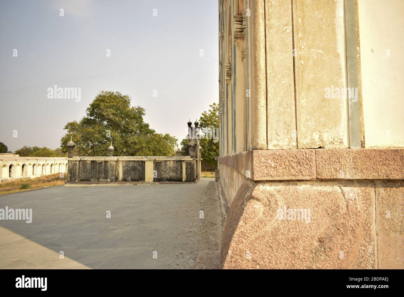 Sultan Quli Qutb Mulk's tomb was built in 1543. Seven Tombs Stock ...