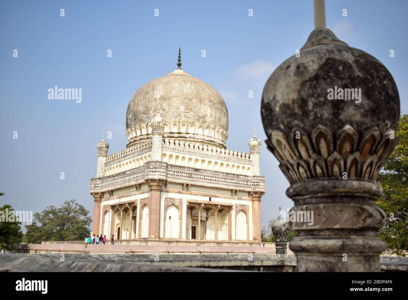 Sultan Quli Qutb Mulk's tomb was built in 1543. Seven Tombs Stock ...