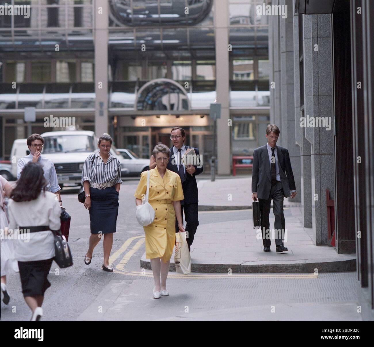 1990, smartly dressed office workers in the city of London, UK Stock ...