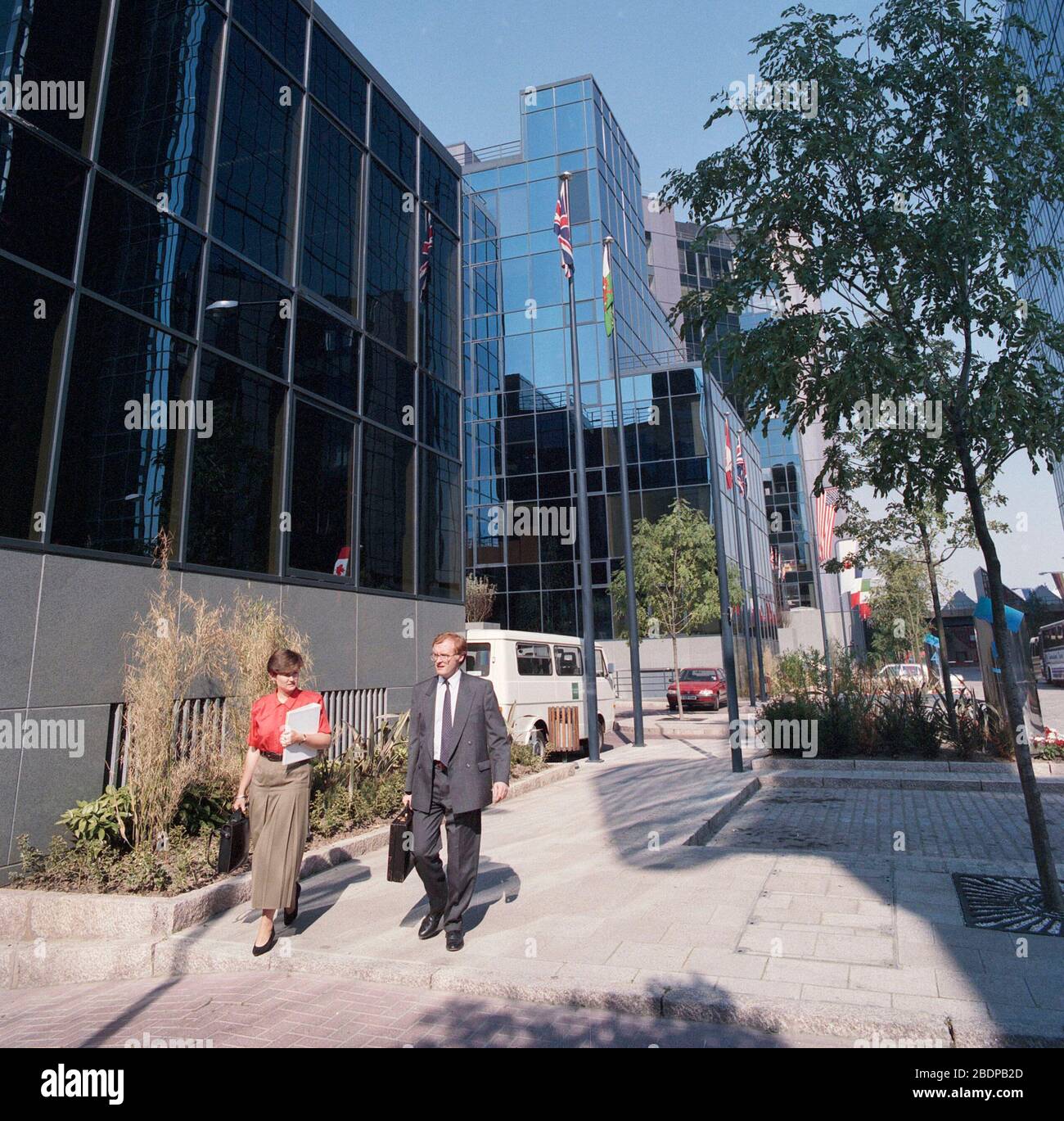 Yuppies london 1990s hi-res stock photography and images - Alamy