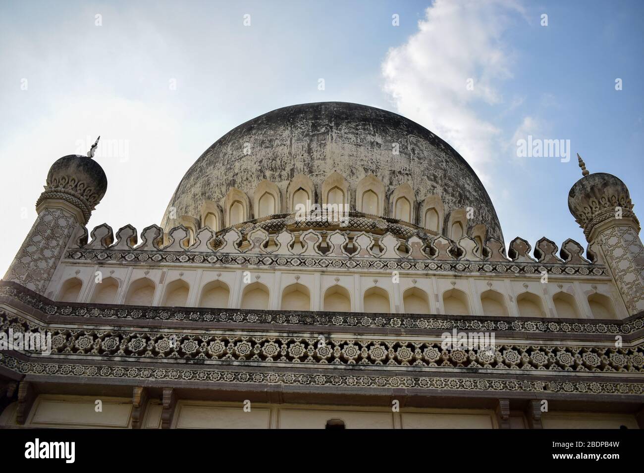 Sultan Quli Qutb Mulk's tomb was built in 1543. Seven Tombs Stock ...