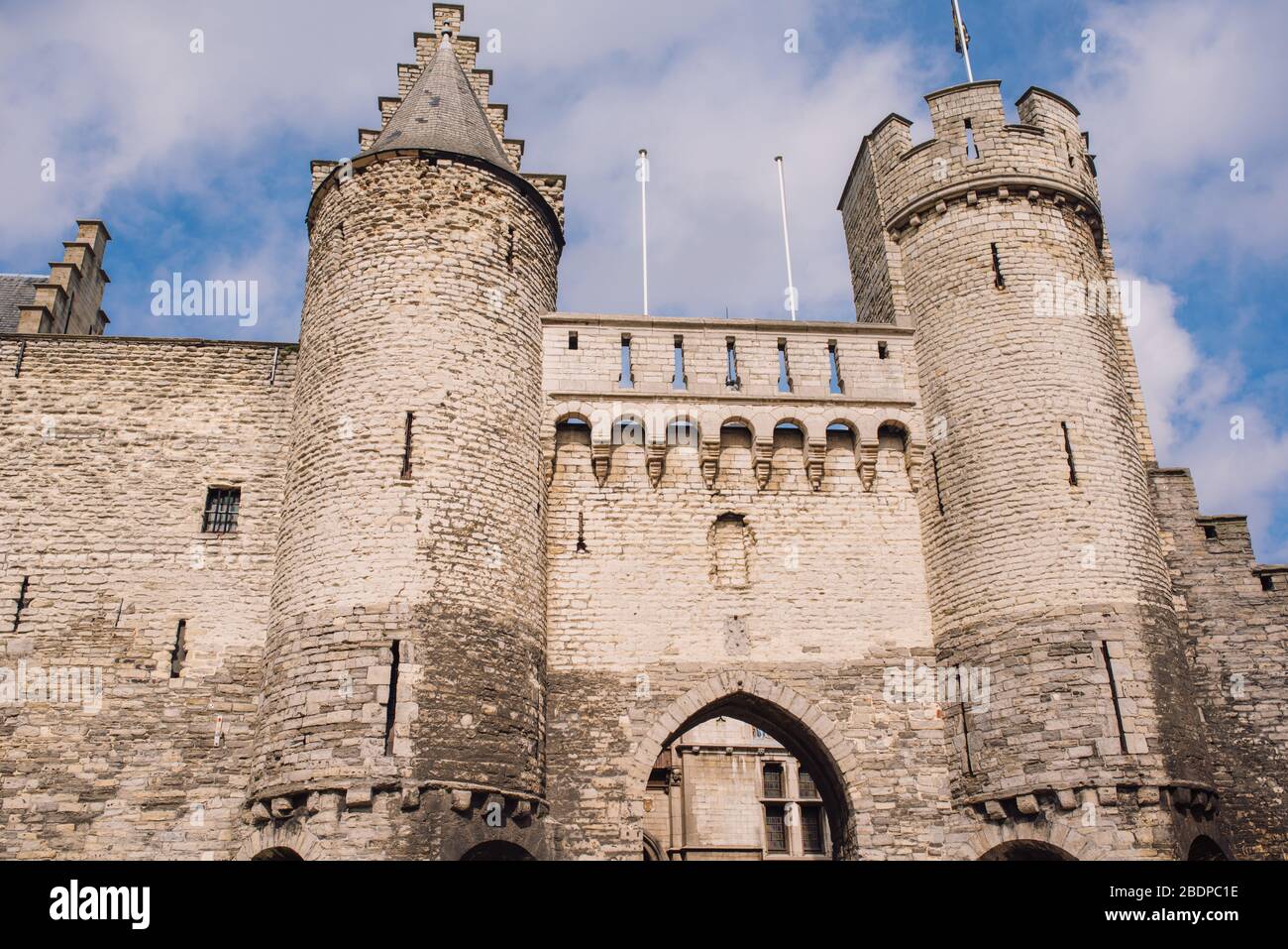 Het steen medieval castle on hi-res stock photography and images - Alamy