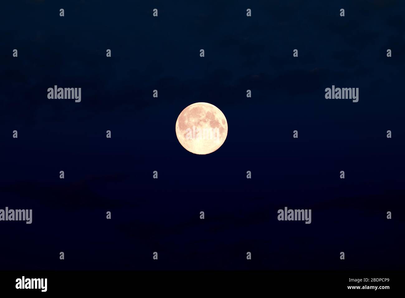 Full moon night sky cloud hi-res stock photography and images - Alamy
