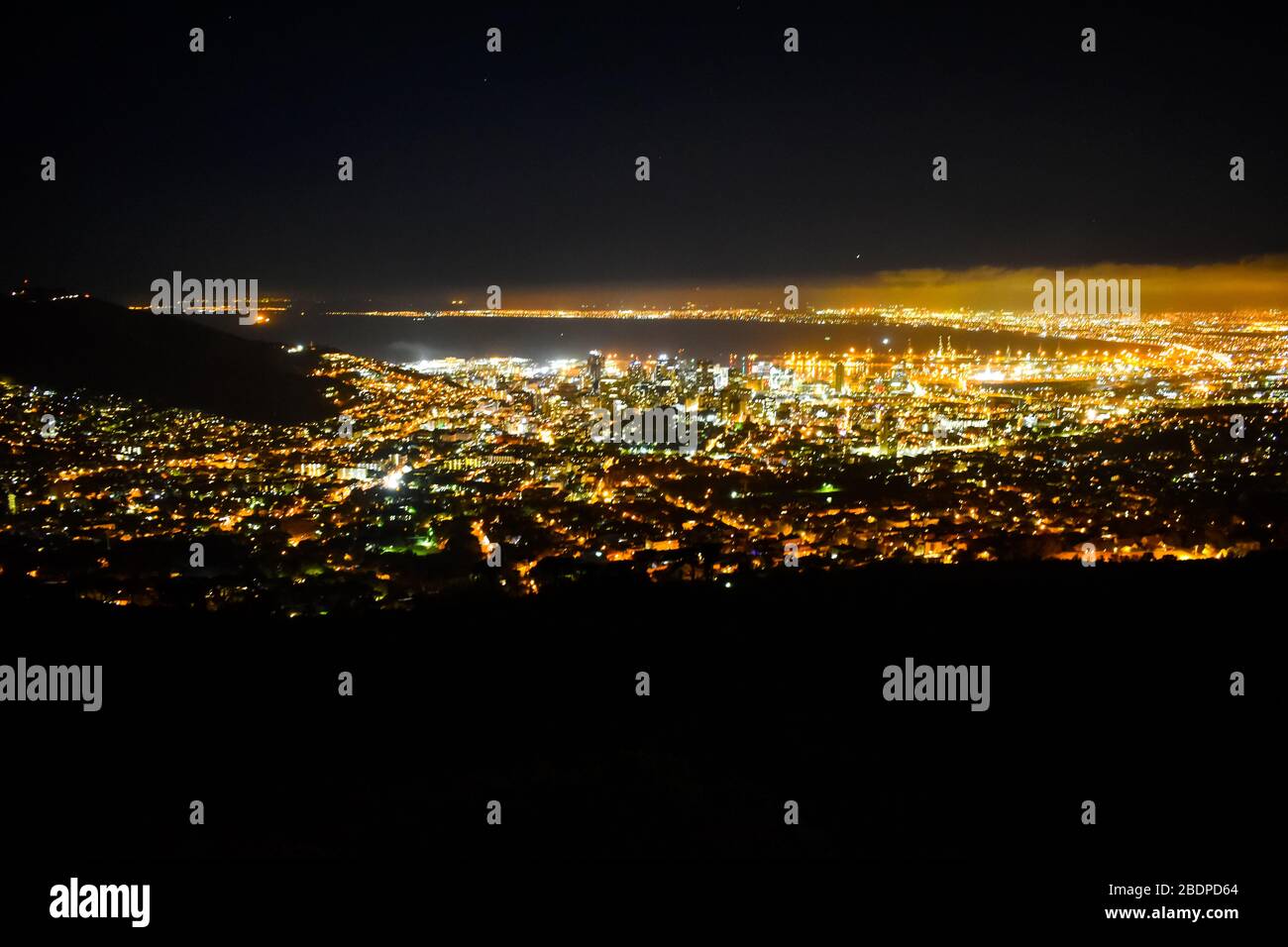 Cape Town At Night Stock Photo Alamy cape-town-at-night-stock-photo-alamy