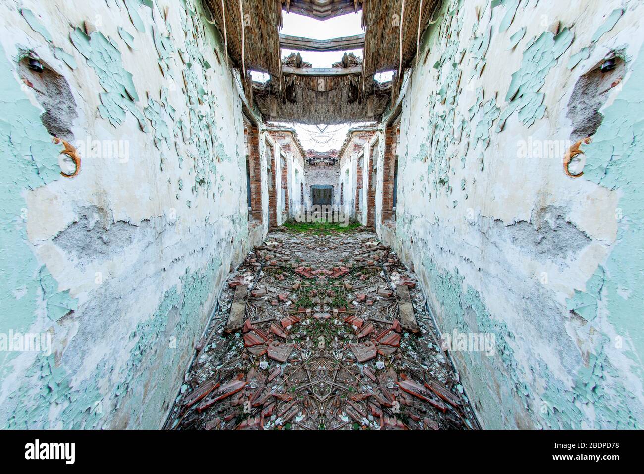 Abandoned ruins of an old dilapidated building Stock Photo - Alamy