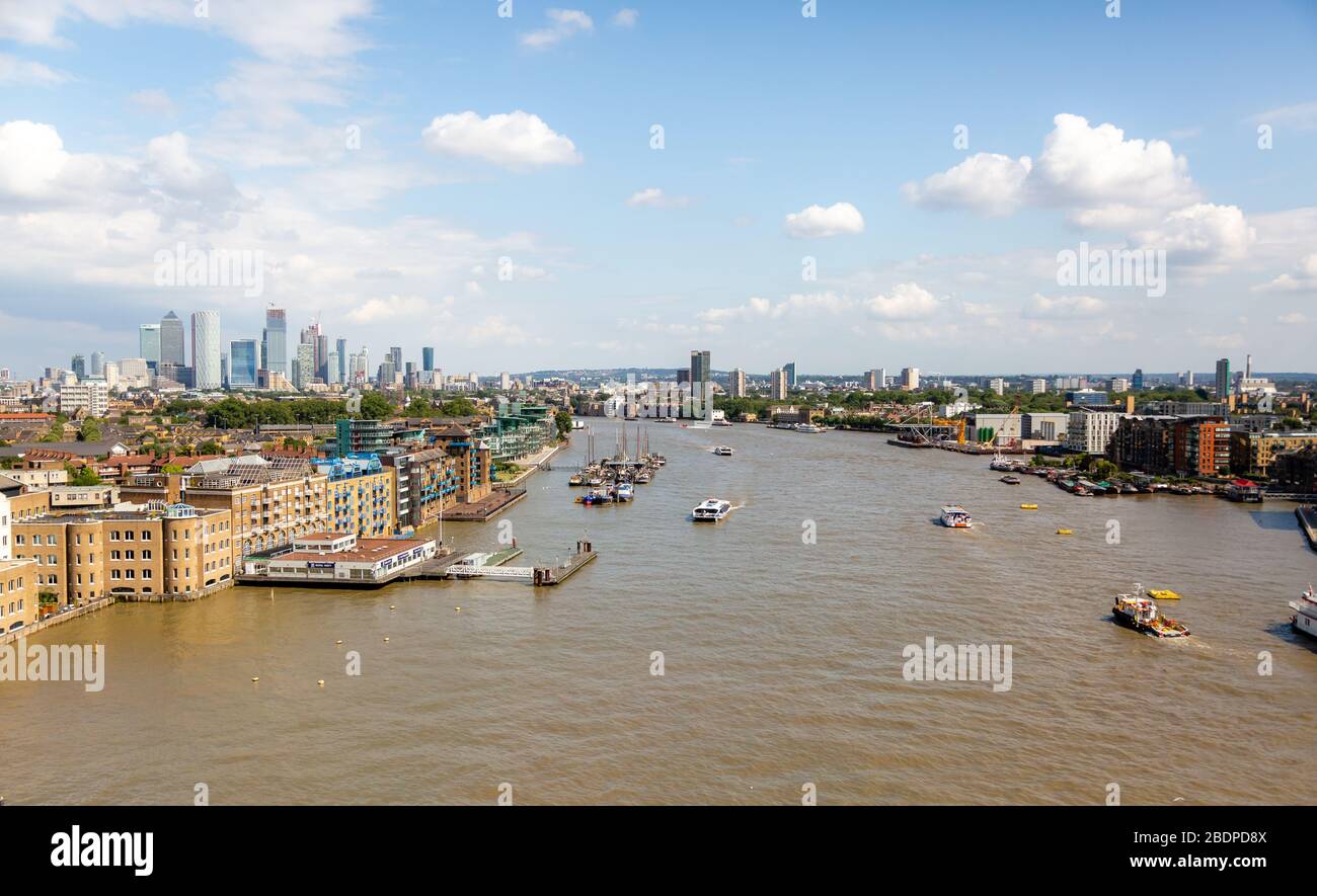 Modern living river thames hi-res stock photography and images - Alamy