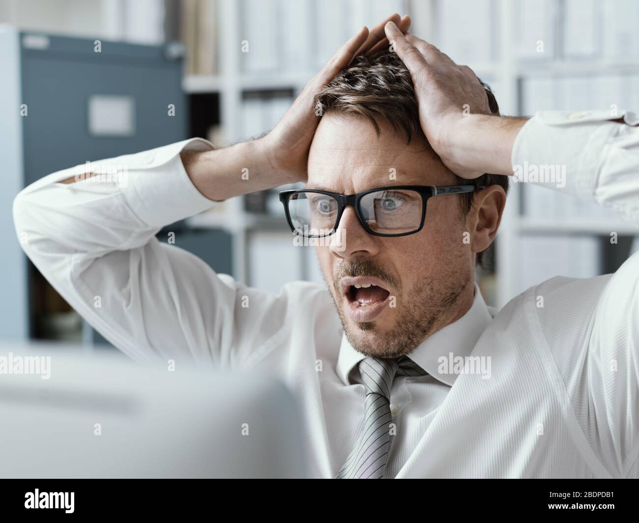 Man panicking hi-res stock photography and images - Alamy