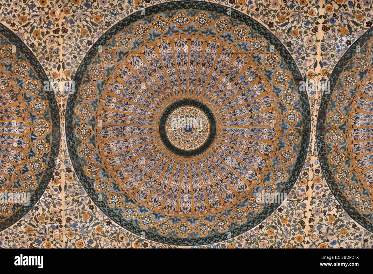 Islamic geometry hi-res stock photography and images - Alamy
