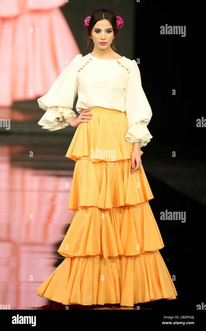 Lunares de tierra hi-res stock photography and images - Alamy