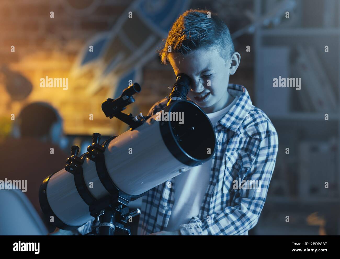 Boy telescope night hi-res stock photography and images - Alamy