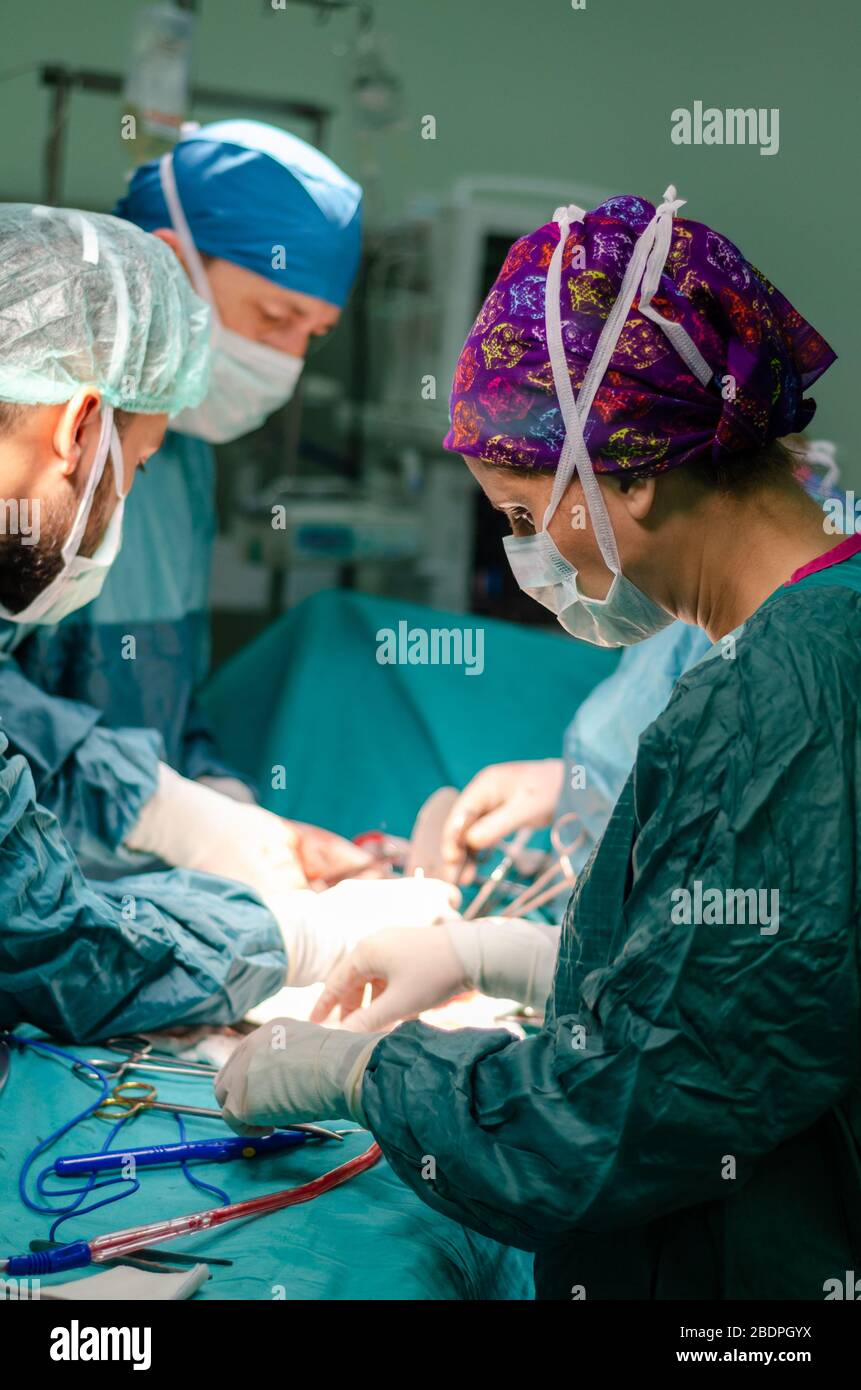 Surgical nurse hi-res stock photography and images - Alamy