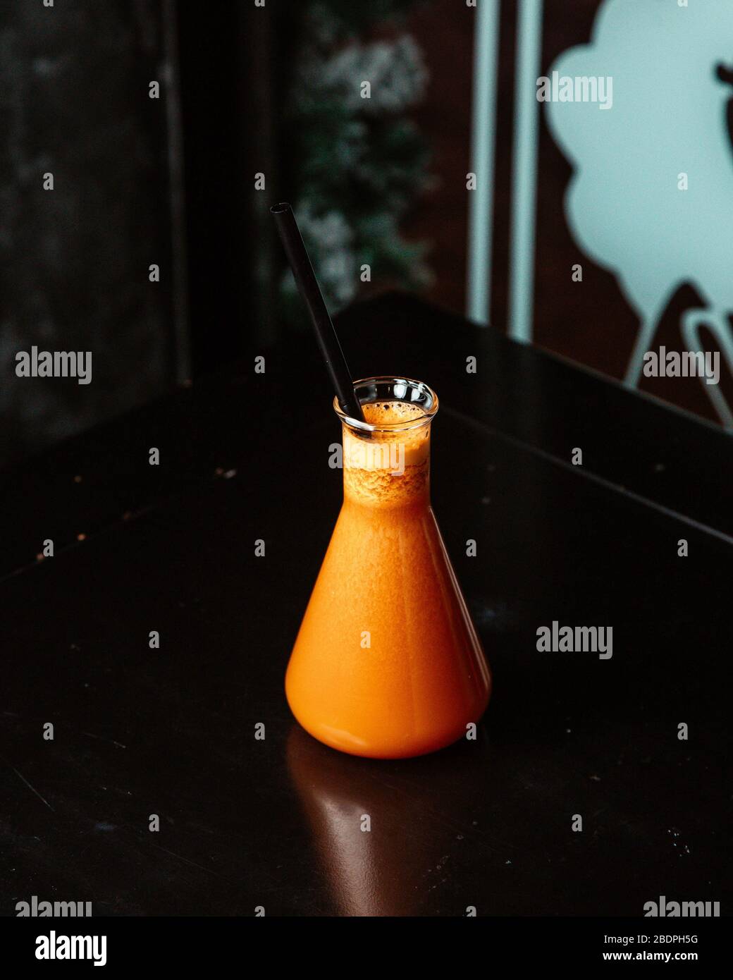 Organic juice lab hi-res stock photography and images - Alamy