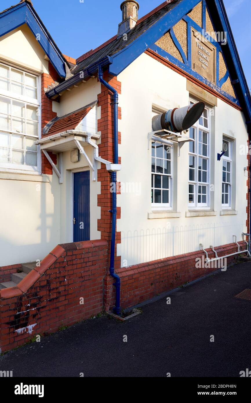 Community primary school hi-res stock photography and images - Alamy