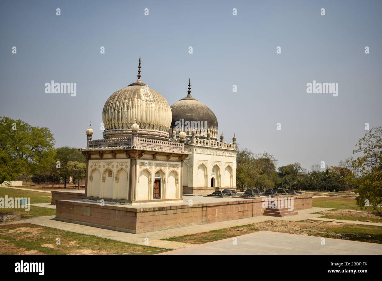 Floor tombs hi-res stock photography and images - Alamy