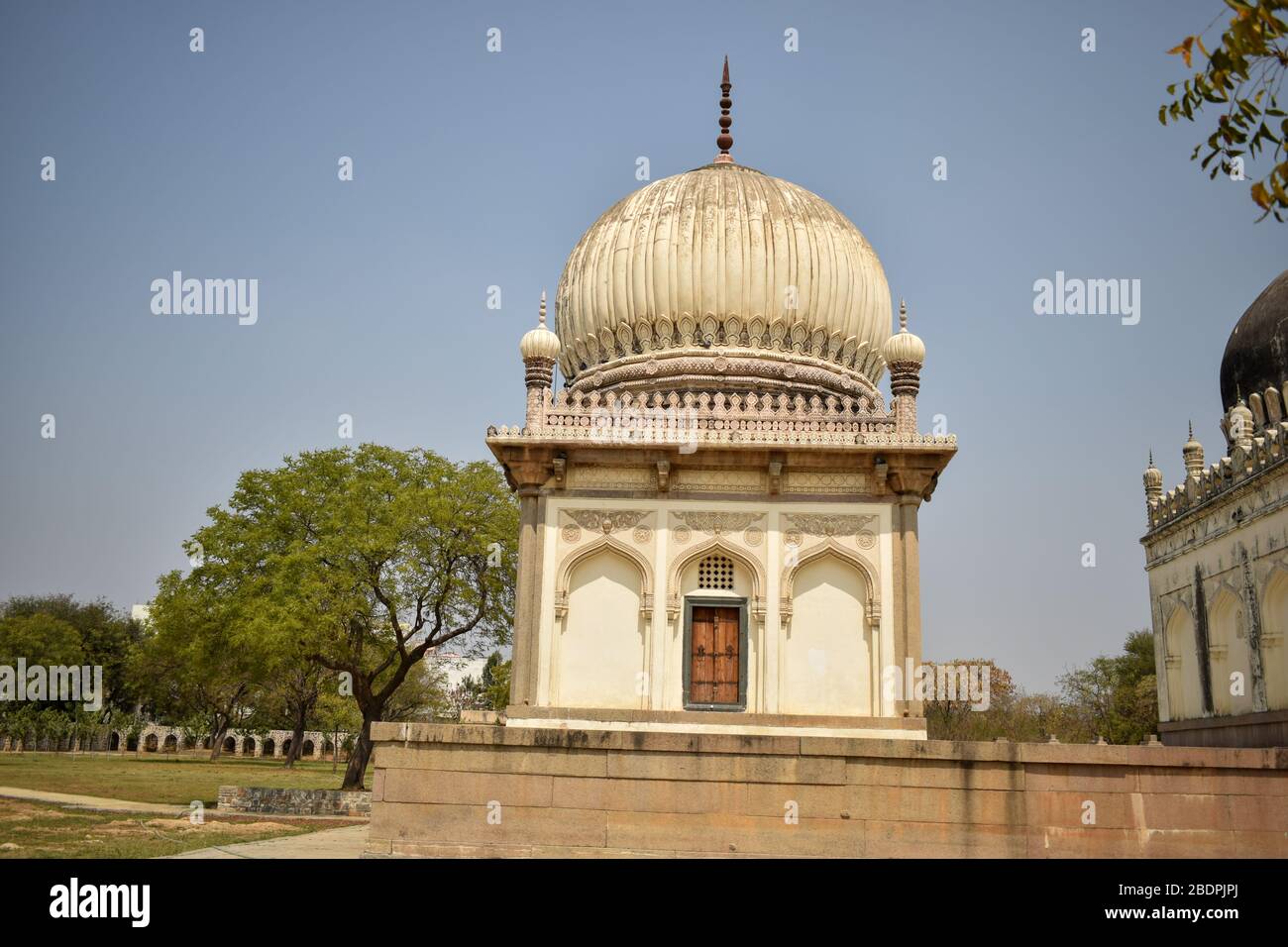 Tombs travel hi-res stock photography and images - Alamy