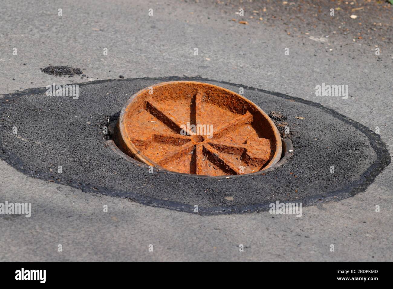 Manhole hazard hi-res stock photography and images - Alamy