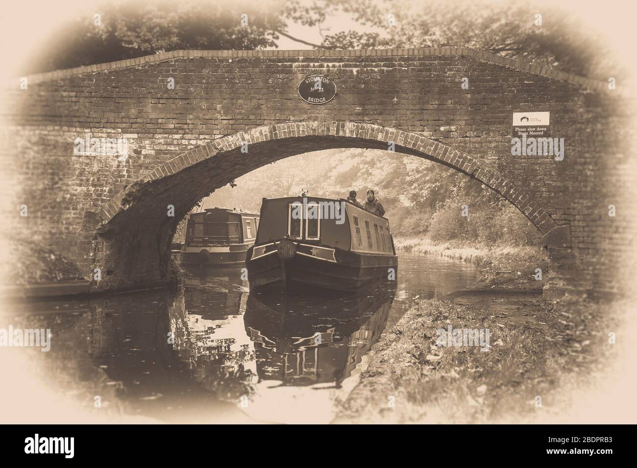 Canal boats hi-res stock photography and images - Alamy