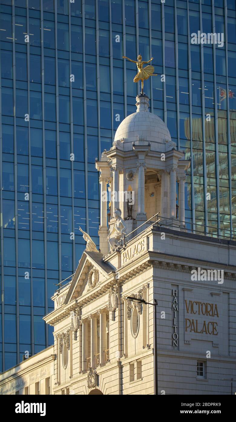 Victoria palace theatre hamilton hi-res stock photography and images - Alamy