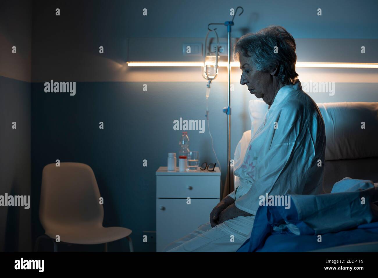 Iv drip hospital bed elderly hi-res stock photography and images - Alamy