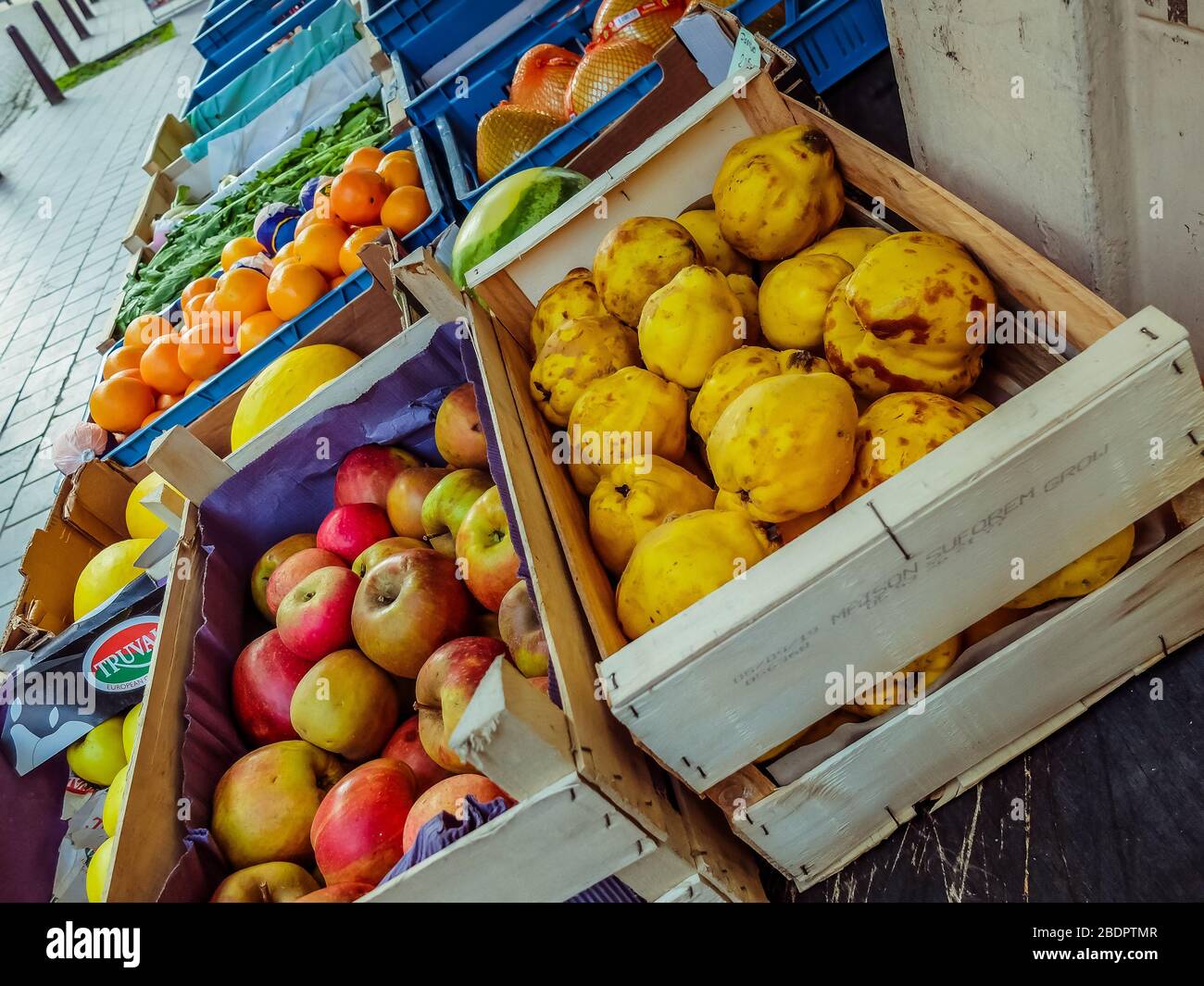 Fresh food with fruits and vegetables in an outdoor market Stock Photo ...