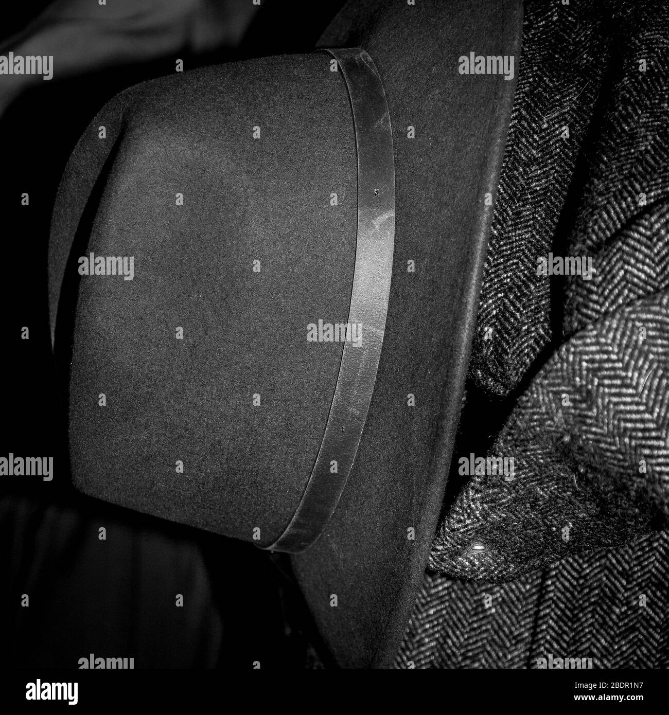 Male agent fedora hi-res stock photography and images - Alamy