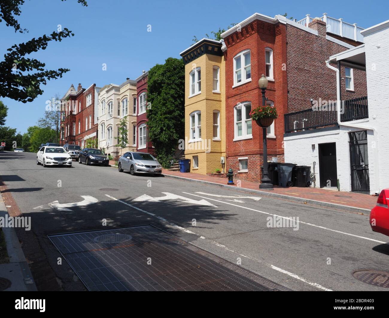 Georgetown neighborhood row houses hi-res stock photography and images ...