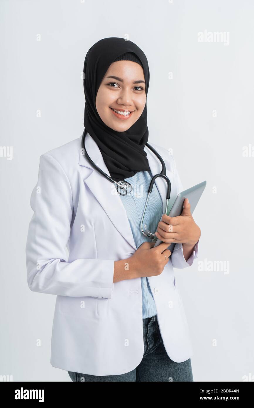Muslim female doctor hi-res stock photography and images - Alamy