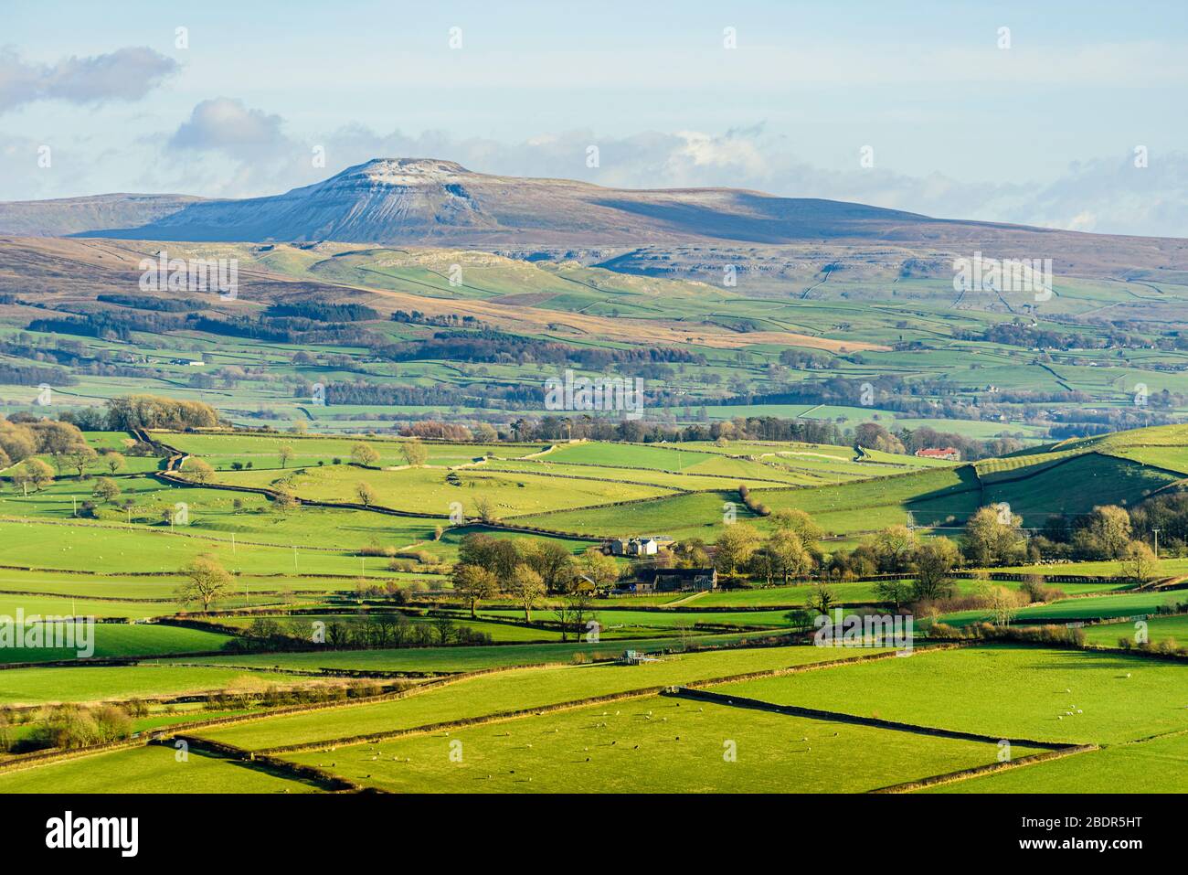 From ingleborough fell hi-res stock photography and images - Alamy