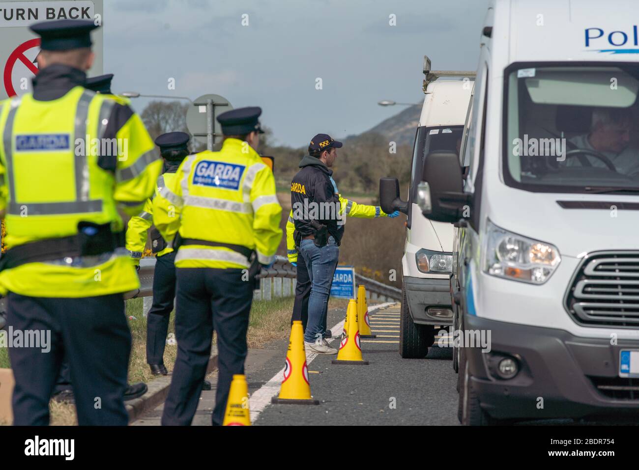 Garda armed support unit hi-res stock photography and images - Alamy
