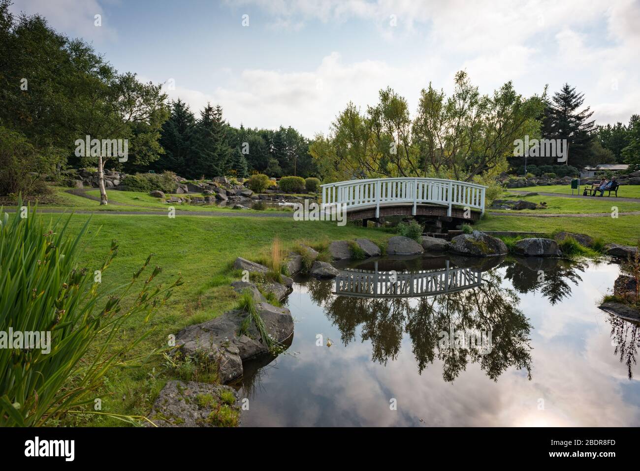Bridge small pond garden hi-res stock photography and images - Alamy